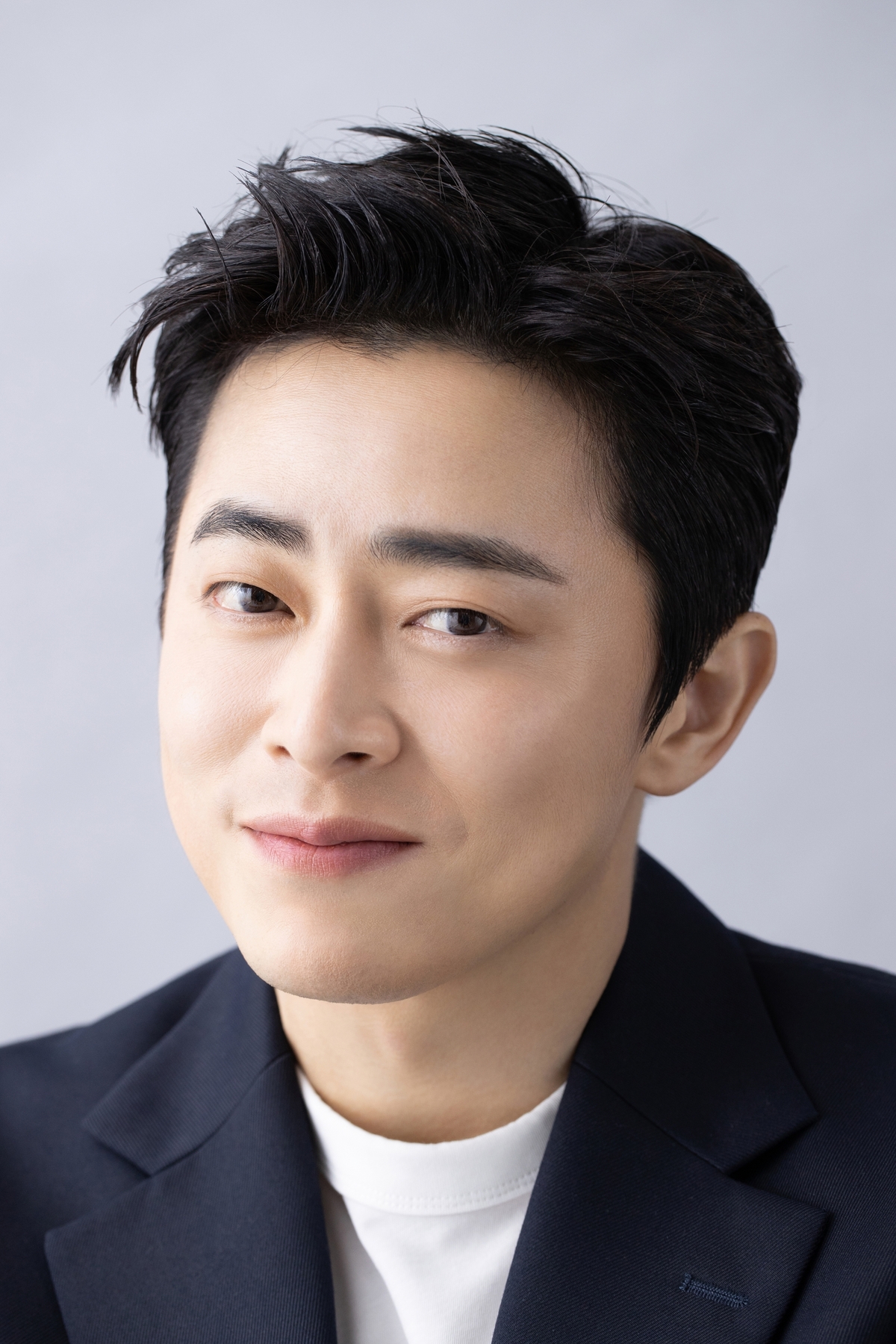 Jo Jung-suk returns as a special DJ on 'Cultwo Show' today (2nd) after ...