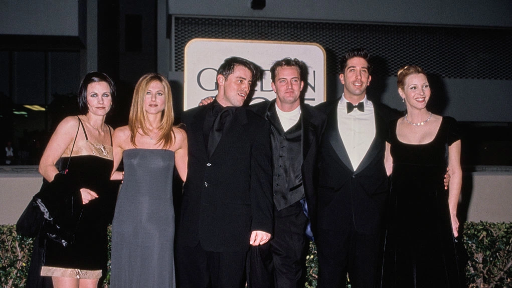 15 iconic sitcom moments and cast transformations