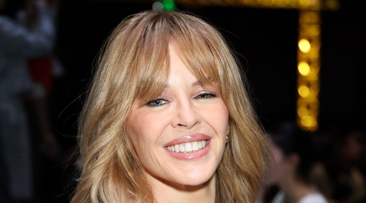 Kylie Minogue wears the prettiest lace skirt co-ord from Ulla Johnson ...