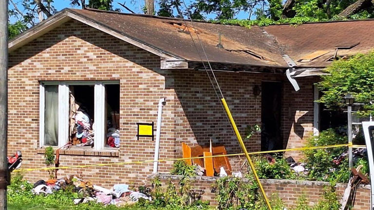 911: Fire damages basement of unoccupied home in Lemont