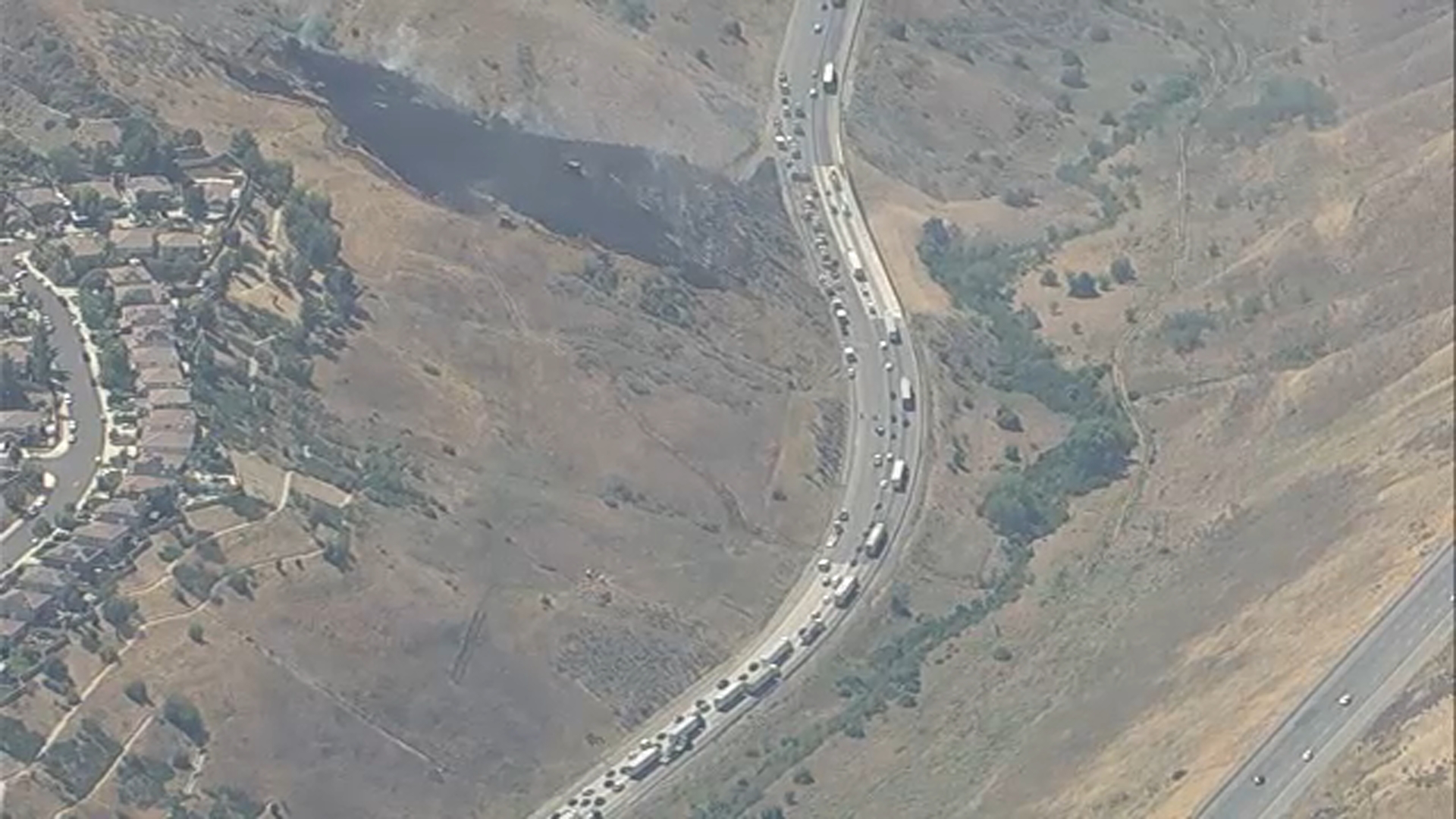 Fire near 5 Freeway in Castaic creates major traffic backup