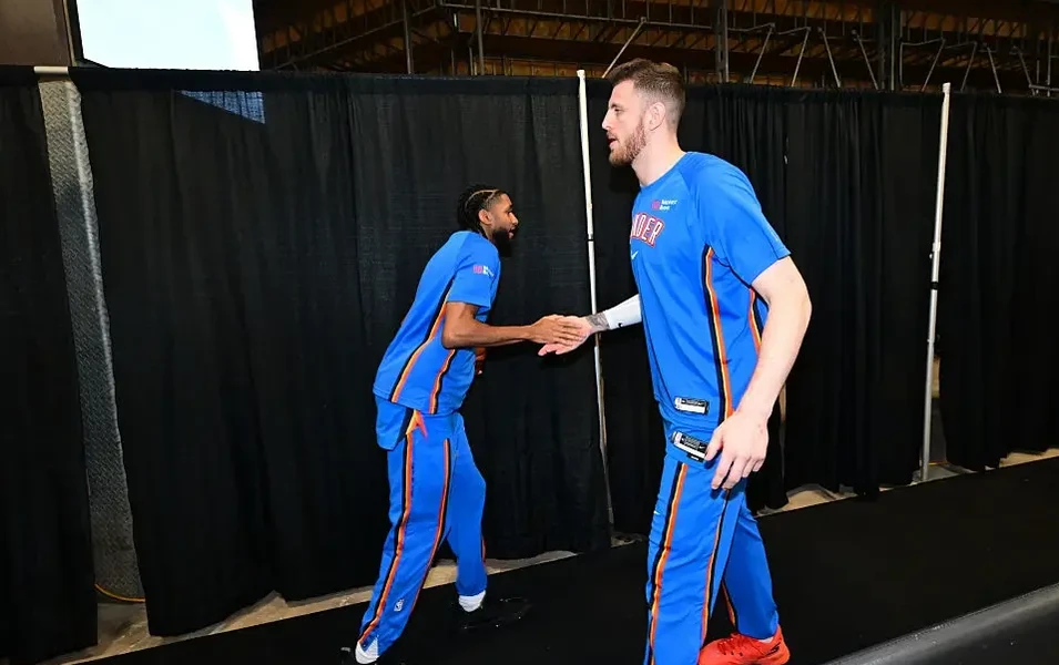 Lakers eye Thunder's Joe and Wiggins to boost shooting, depth