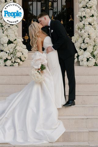 Dallas Cowboys cheerleader Karley Swindel marries Landon Sandell in ...