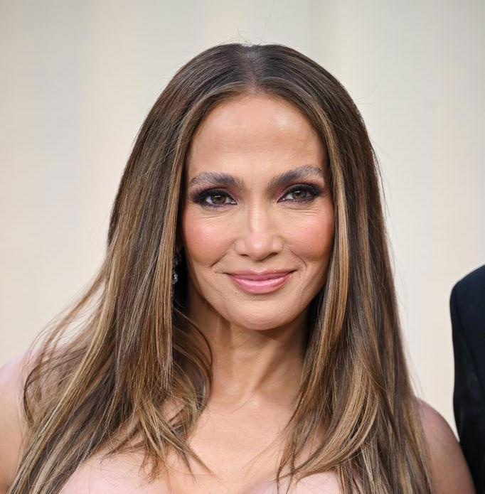 How to rejuvenate your look at 40: Keys to Jennifer Lopez's new brow design