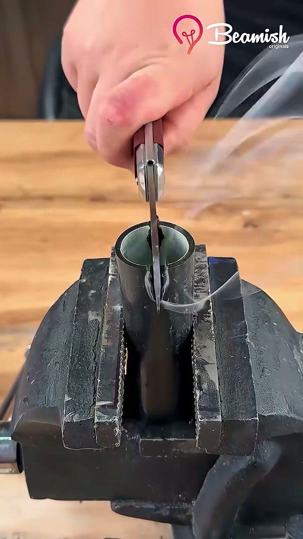 Broom secure hack using a hose #diy #broom #hose #trick
