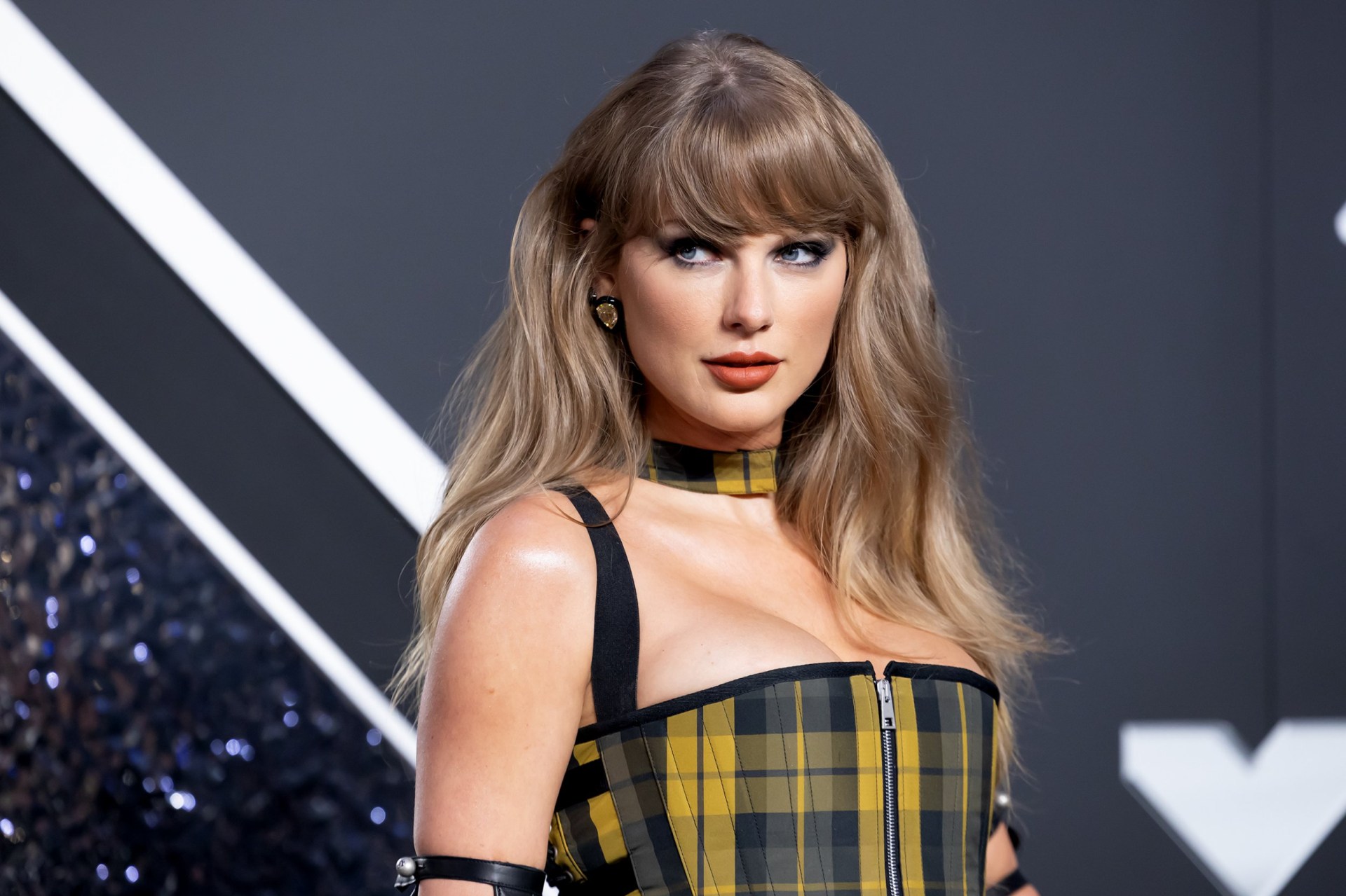 Taylor Swift fans confused by new Toy Story song’s similarity to close ...