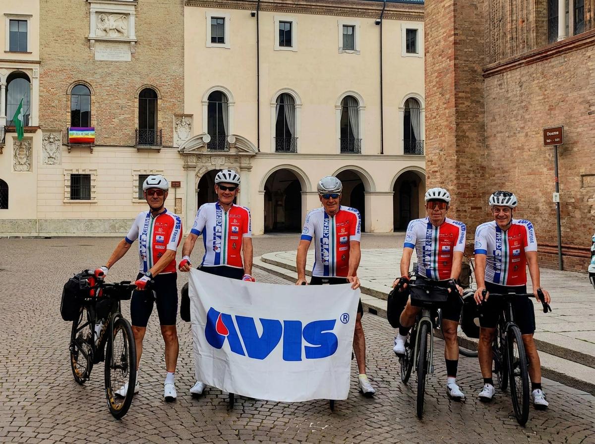Da Crema ad Assisi in bicicletta per celebrare San Francesco: cinque ...