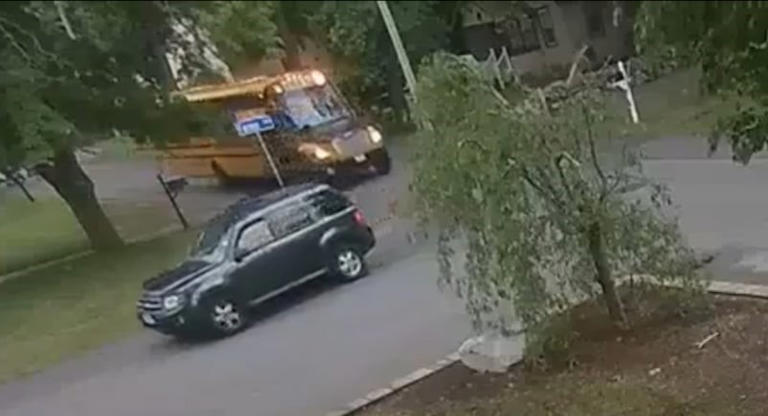 Police seek suspicious man who startled children at Tewksbury bus stop