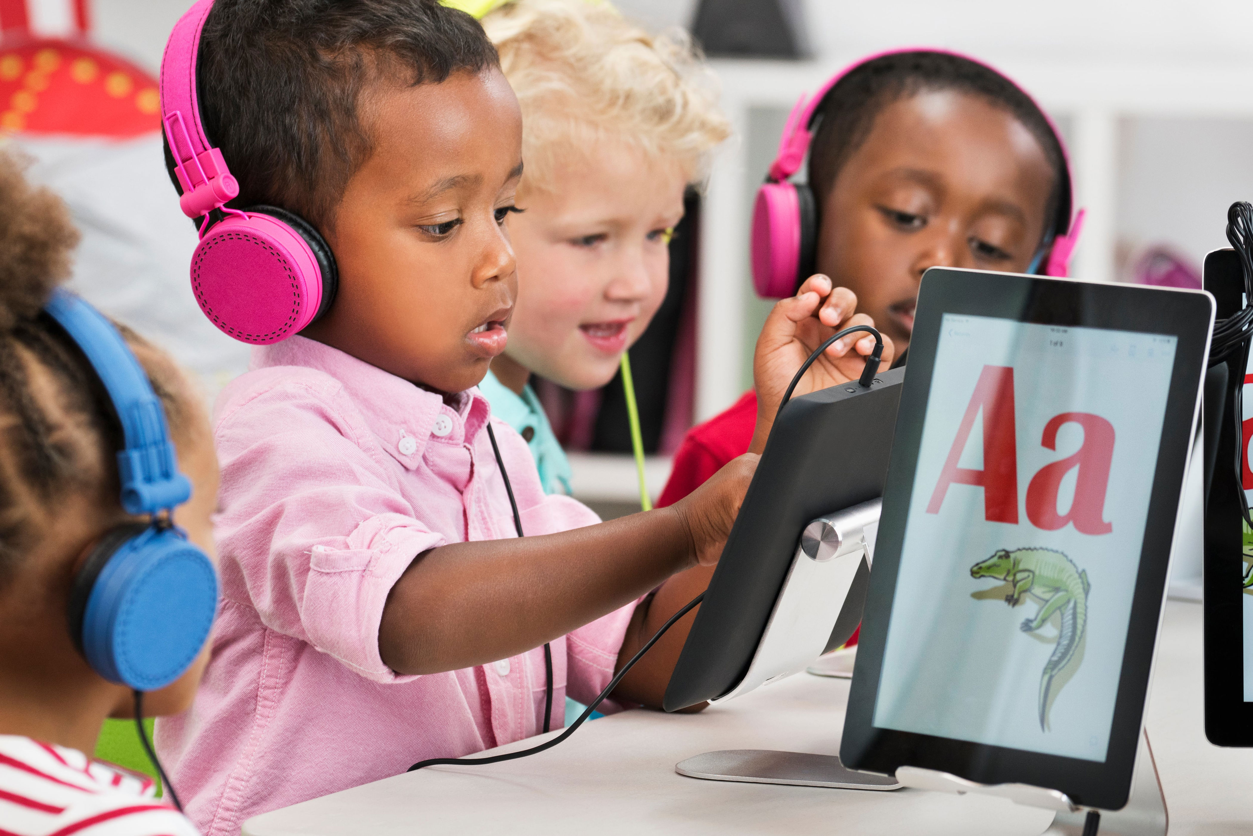 New York teachers union calls for aggressive limits on AI and screens ...