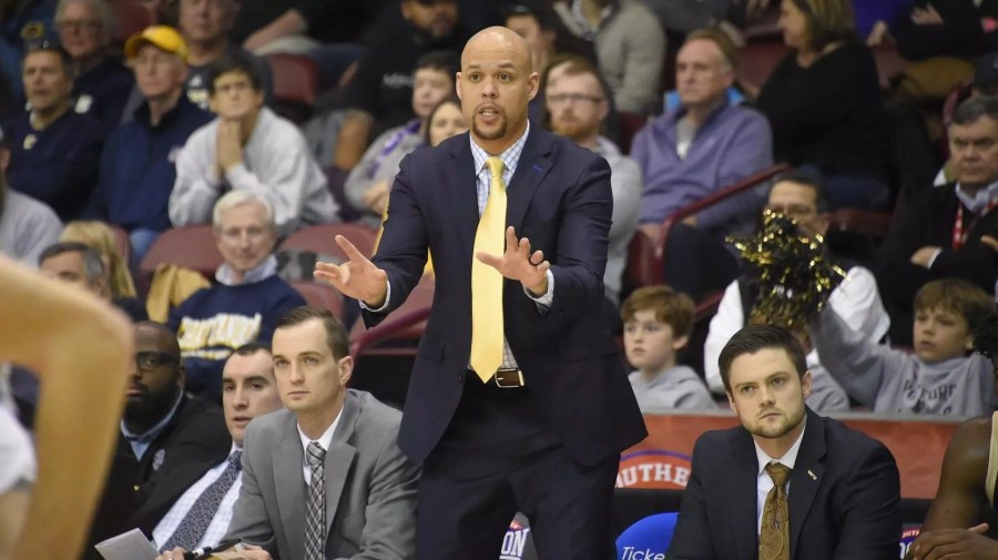 ETSU men’s basketball adds Dwight Perry as assistant coach