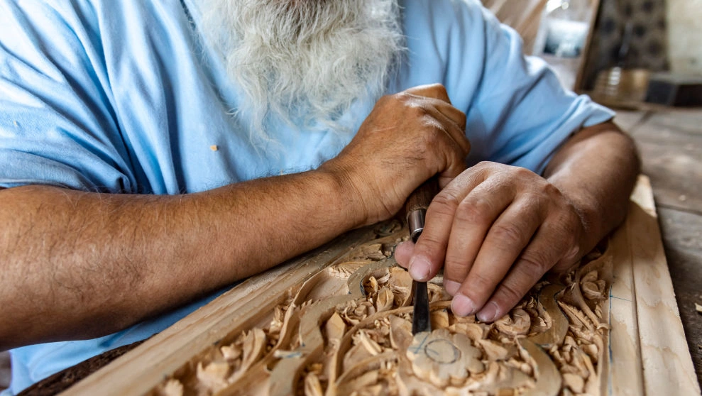 18 remarkable handcrafted woodworking projects