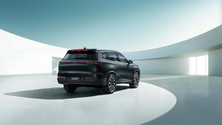 El nuevo Caoa Chery Tiggo 8 híbrido se desploma en precio y gana un ...