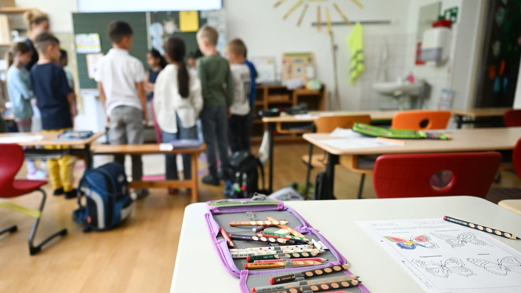 UK schools unite to curb smartphones as child social skills decline