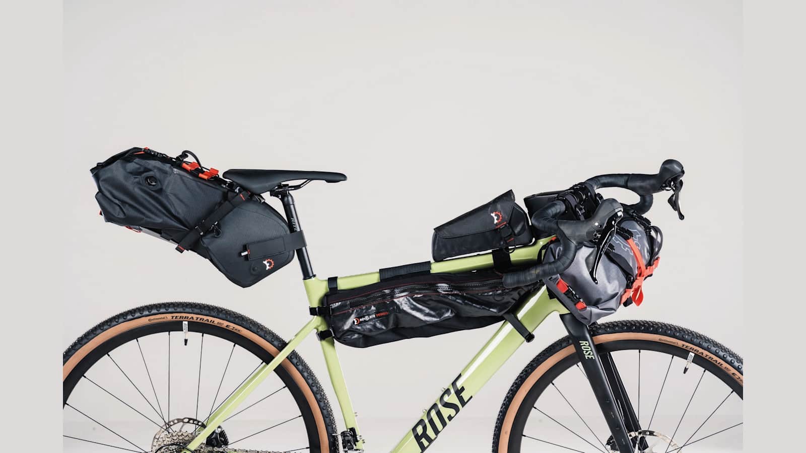 Revelate Designs Bikepacking-Taschen im Test: Robustheit und Stauraum ...