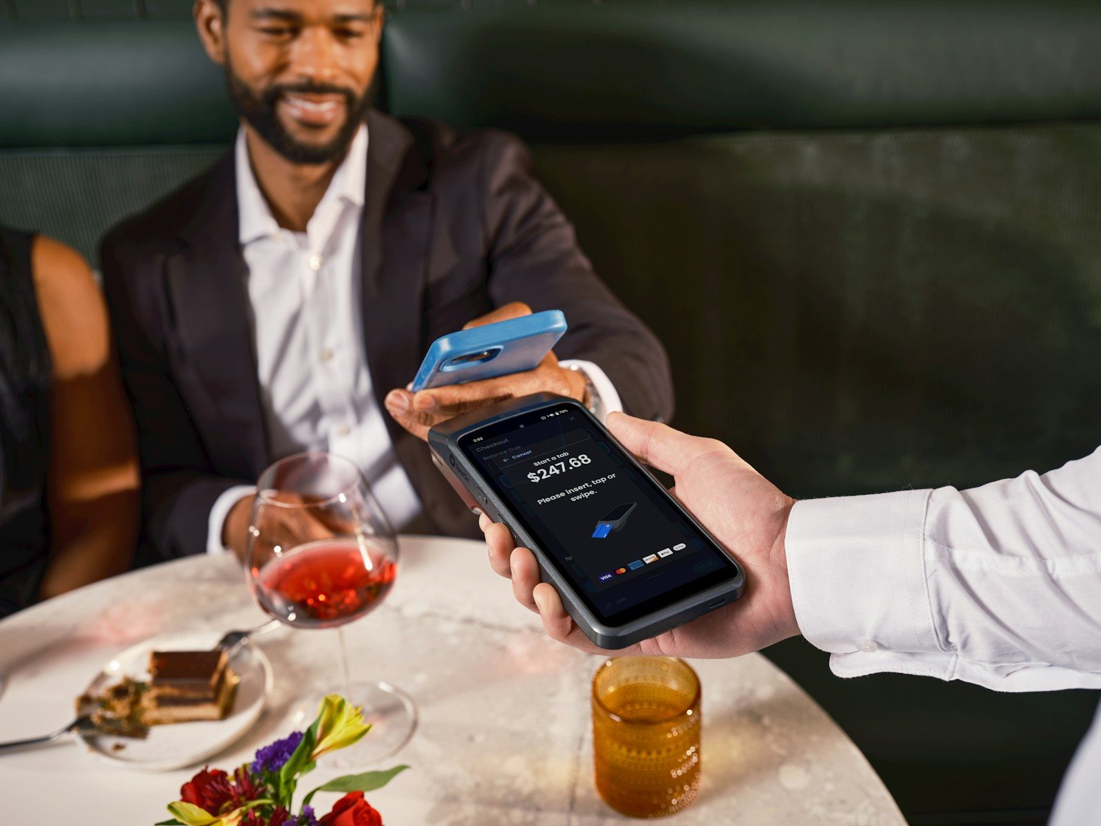 8 simple tips for eating out without breaking the bank