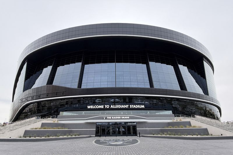 College football playoff to stretch from Dec. 18 to Jan. 25