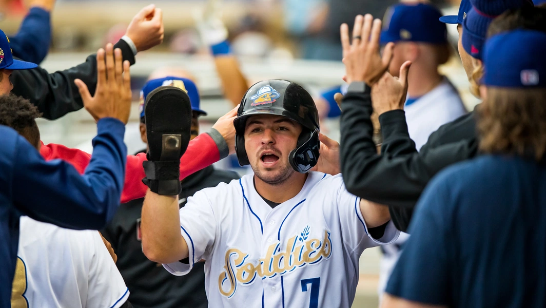 Giants promote Buddy Kennedy amid roster moves