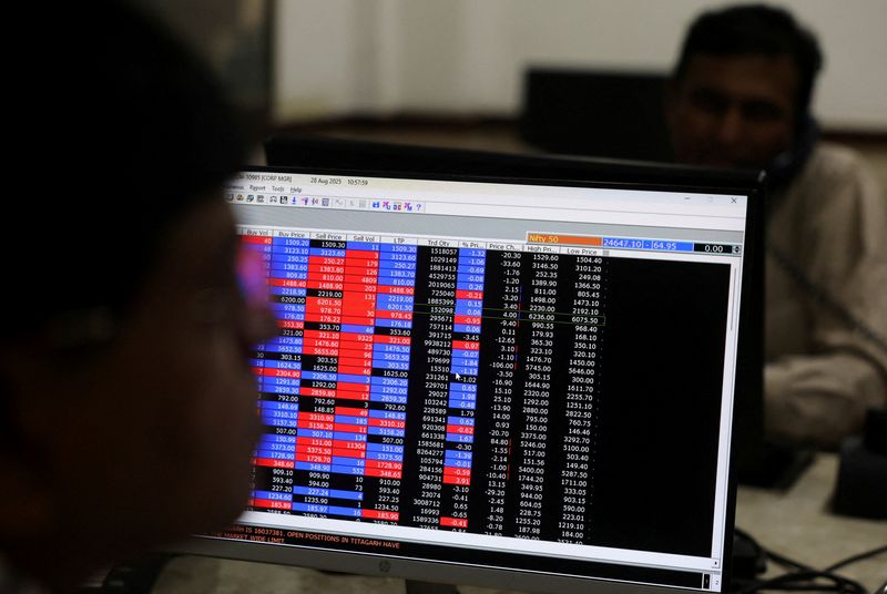 Indian shares snap losing run on IT boost; oil dips after Trump comments