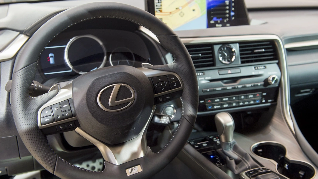 2026 Lexus RX 350 and Toyota Highlander Platinum compared