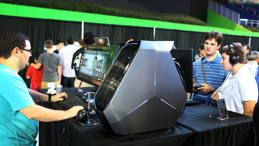 Alienware unveils world's first 39-inch 5K RGB stripe OLED