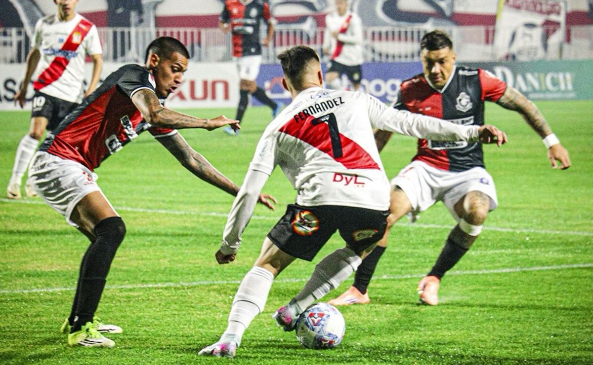 Tabla de Primera B: Curicó baja a Antofagasta y Santa Cruz reparte ...