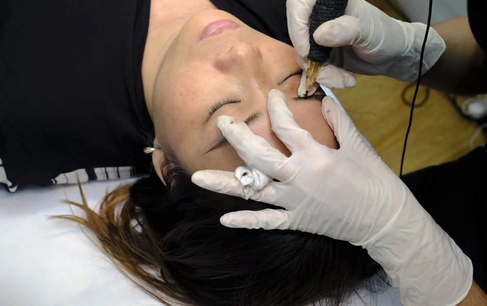 Nano vs microblading brows decoded for you