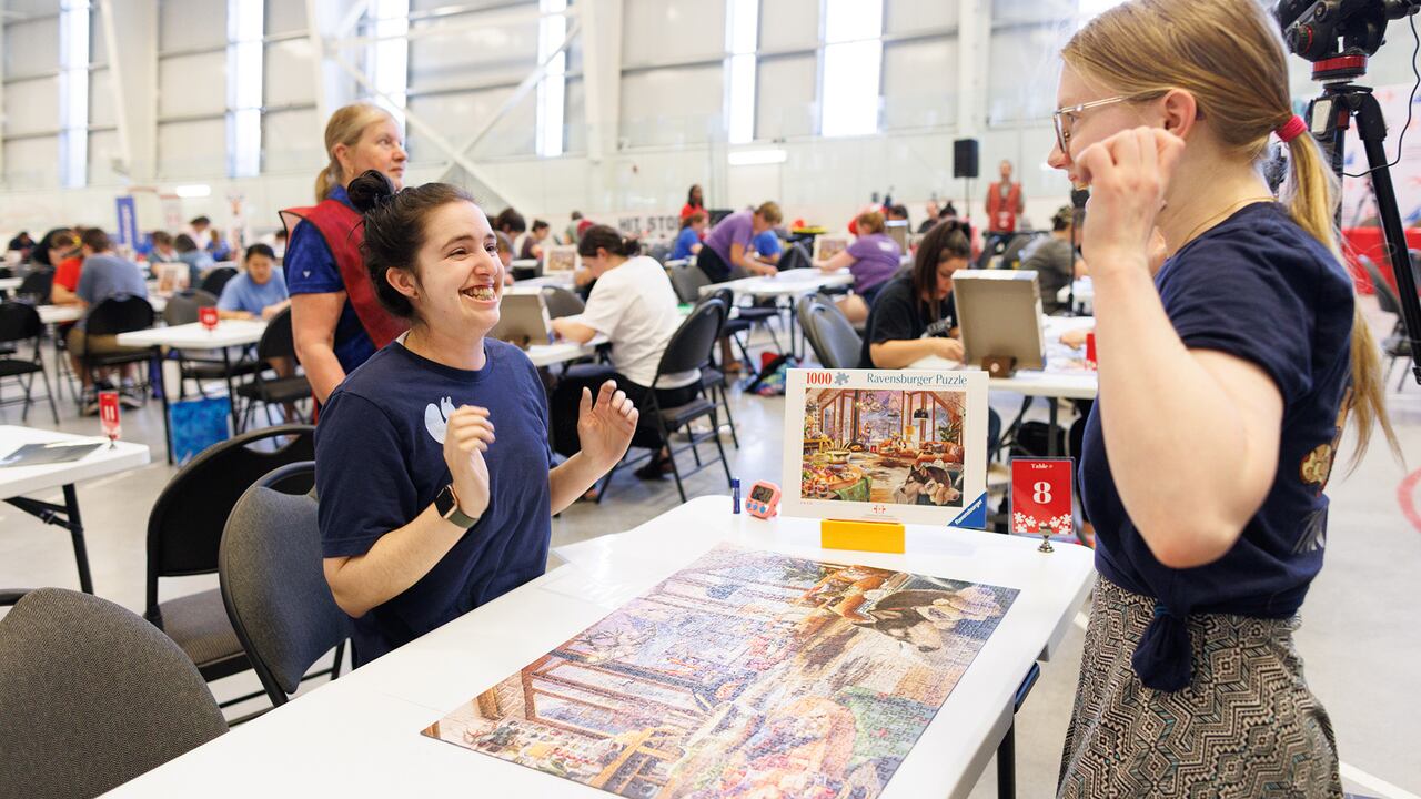 #TheMoment they finished a 1,000-piece puzzle in an hour