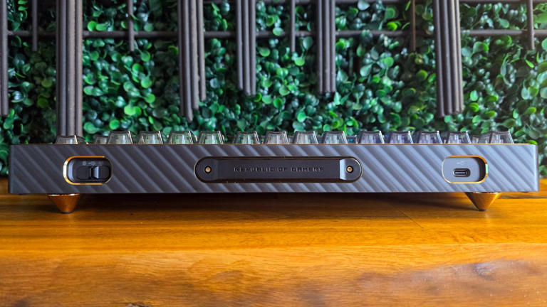 Hands-on with Asus’ ROG Azoth Extreme Edition 20 mechanical keyboard