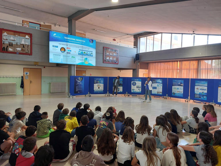 Marevivo e Distretto Rotary insieme. La mostra 'Only One' alla media Viani