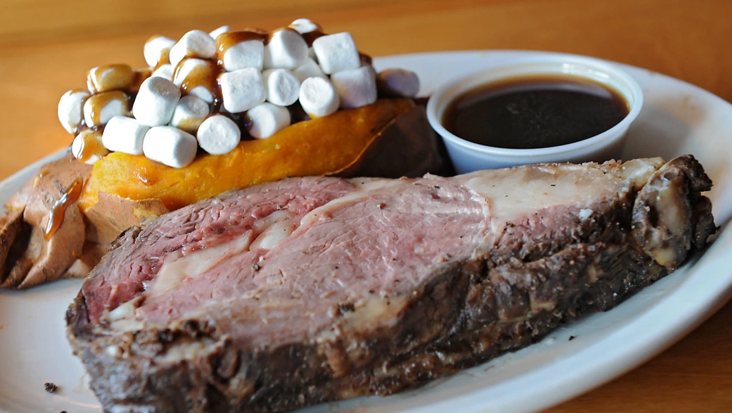 5 prime rib chains worth visiting