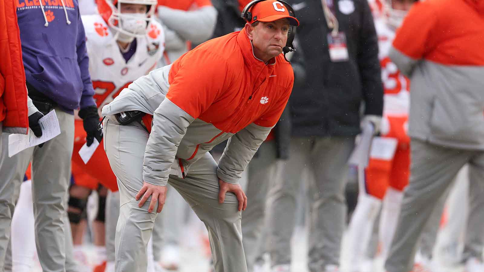 4-star OL picks Clemson over Notre Dame, Kansas State