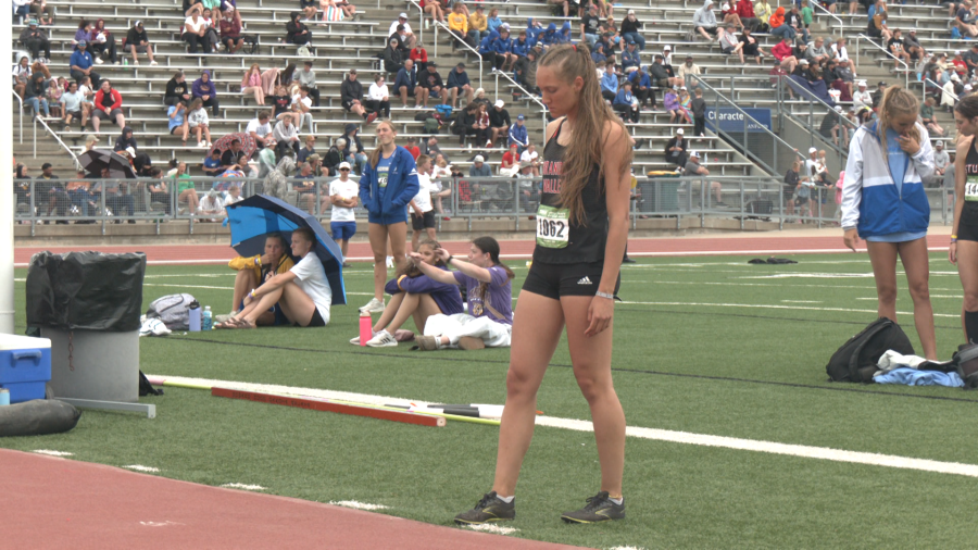 Stroh wins five straight, maintains high jump record