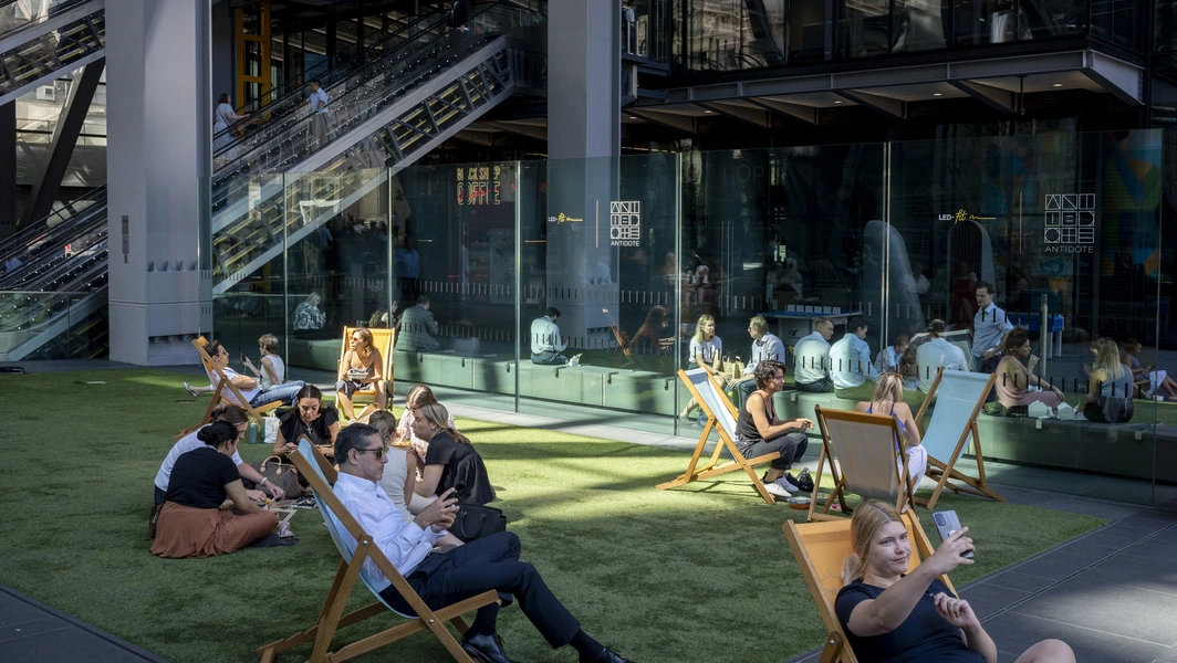 UK workers report falling productivity in overheated offices