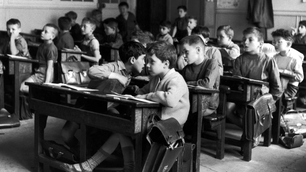 17 essentials of 1950s classrooms