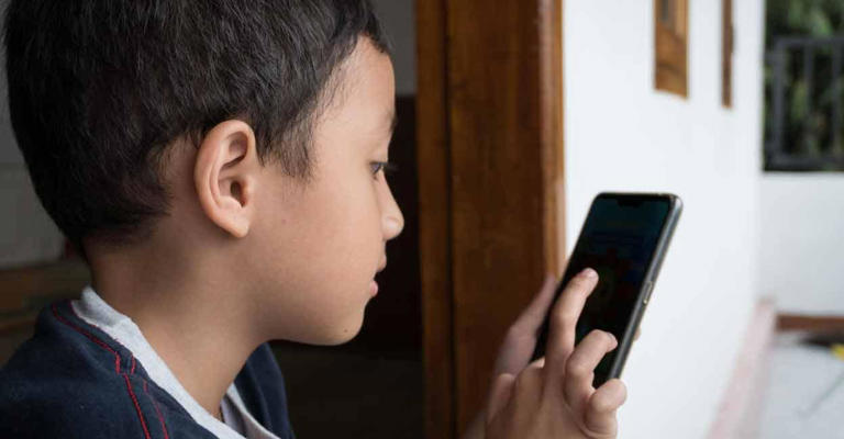How much screen time is right for children aged below 10? Child ...