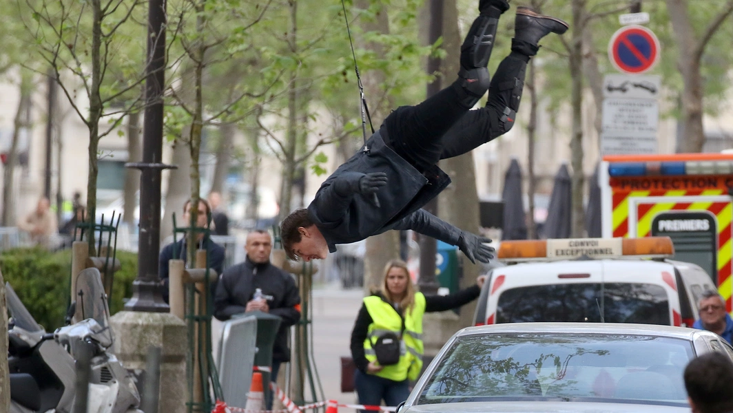 Tom Cruise’s fitness, diet, and stunt preparation