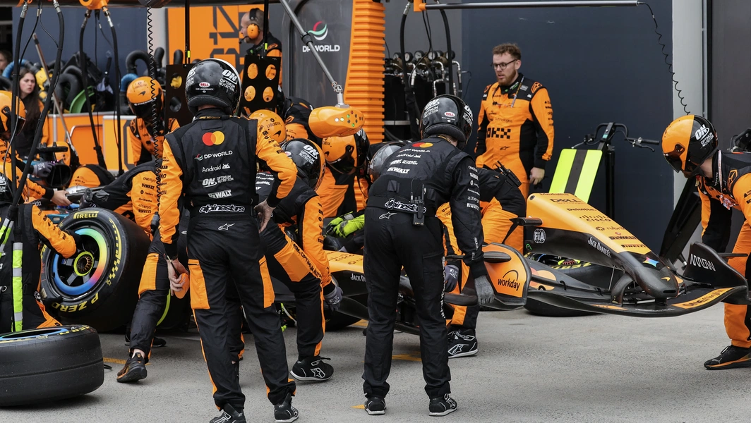 Mercedes and McLaren split on gearbox strategies under 2026 F1 rules