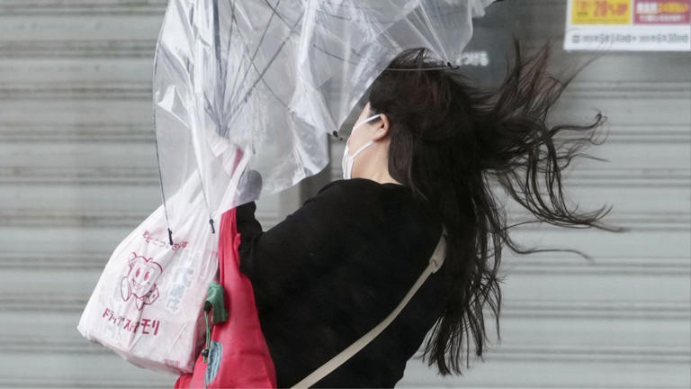 Typhoon Jangmi moves north toward Japan's Kyushu after battering Okinawa