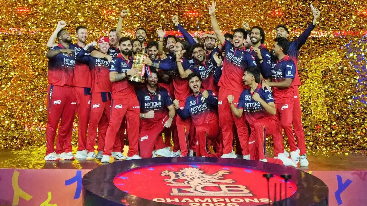 Only three players have achieved this rare IPL three-peat - and two are ...