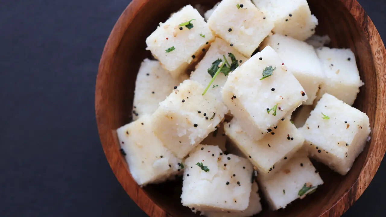 How to make rava dhokla for summer breakfast
