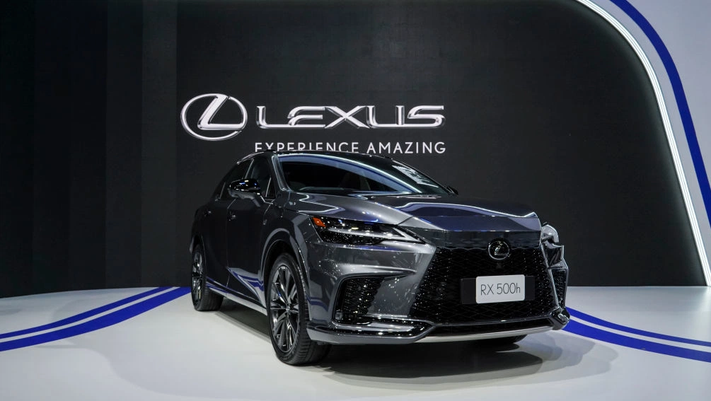 2026 Lexus RX 350 and Toyota Highlander Platinum compared