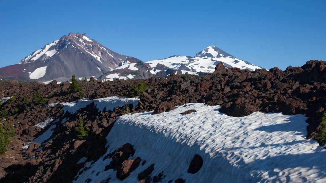 Exploring Oregon's Crack-in-the-Ground