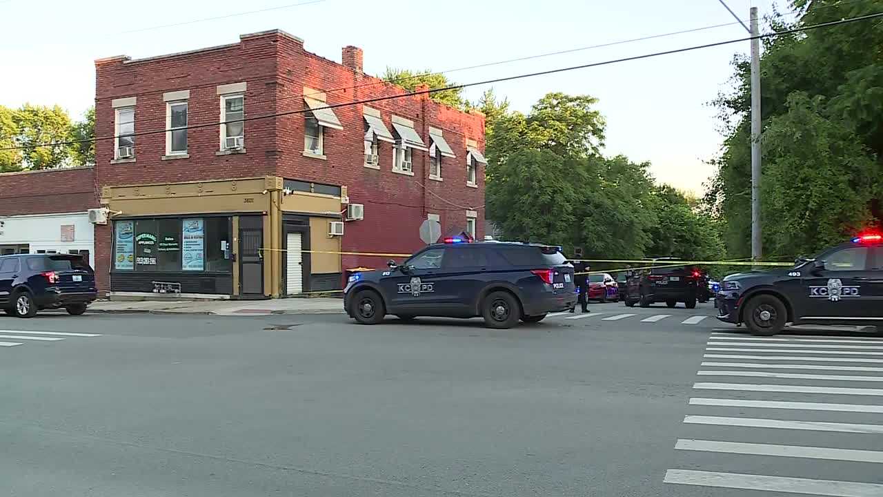Man dead, another critically injured in Kansas City apartment shooting
