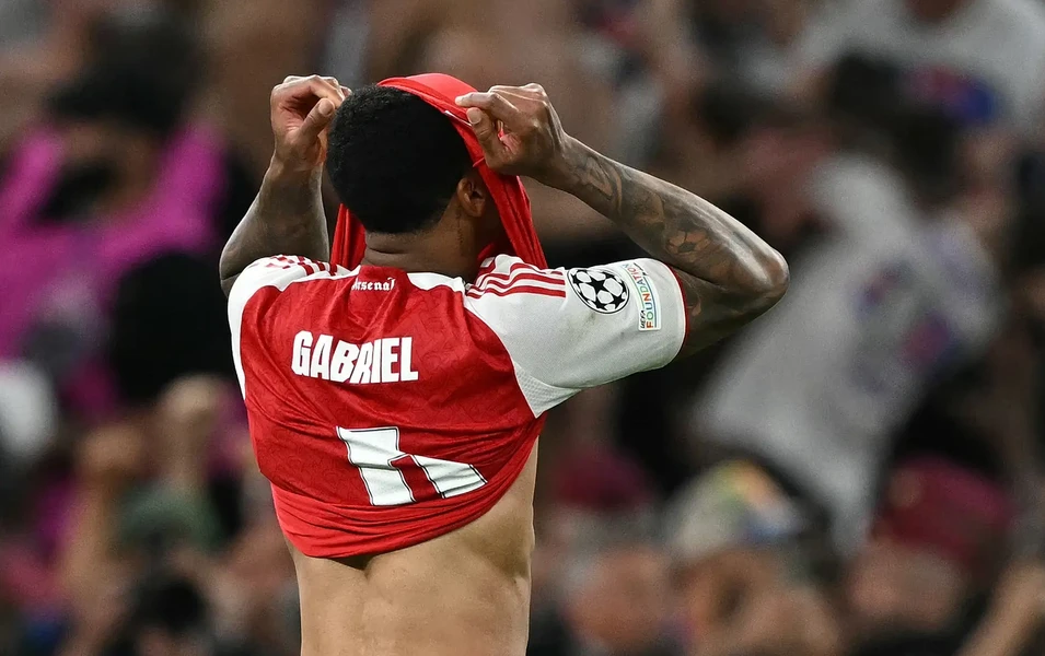 Arteta defends Gabriel's penalty choice after Henry criticism