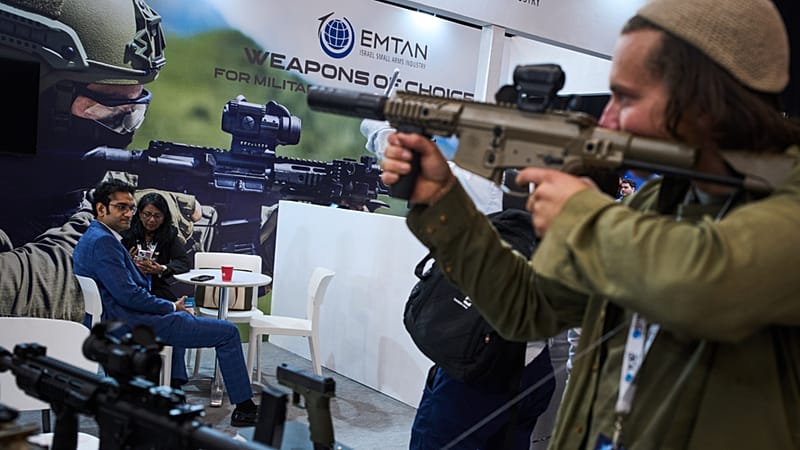 La France interdit la présentation d'armes offensives israéliennes au ...