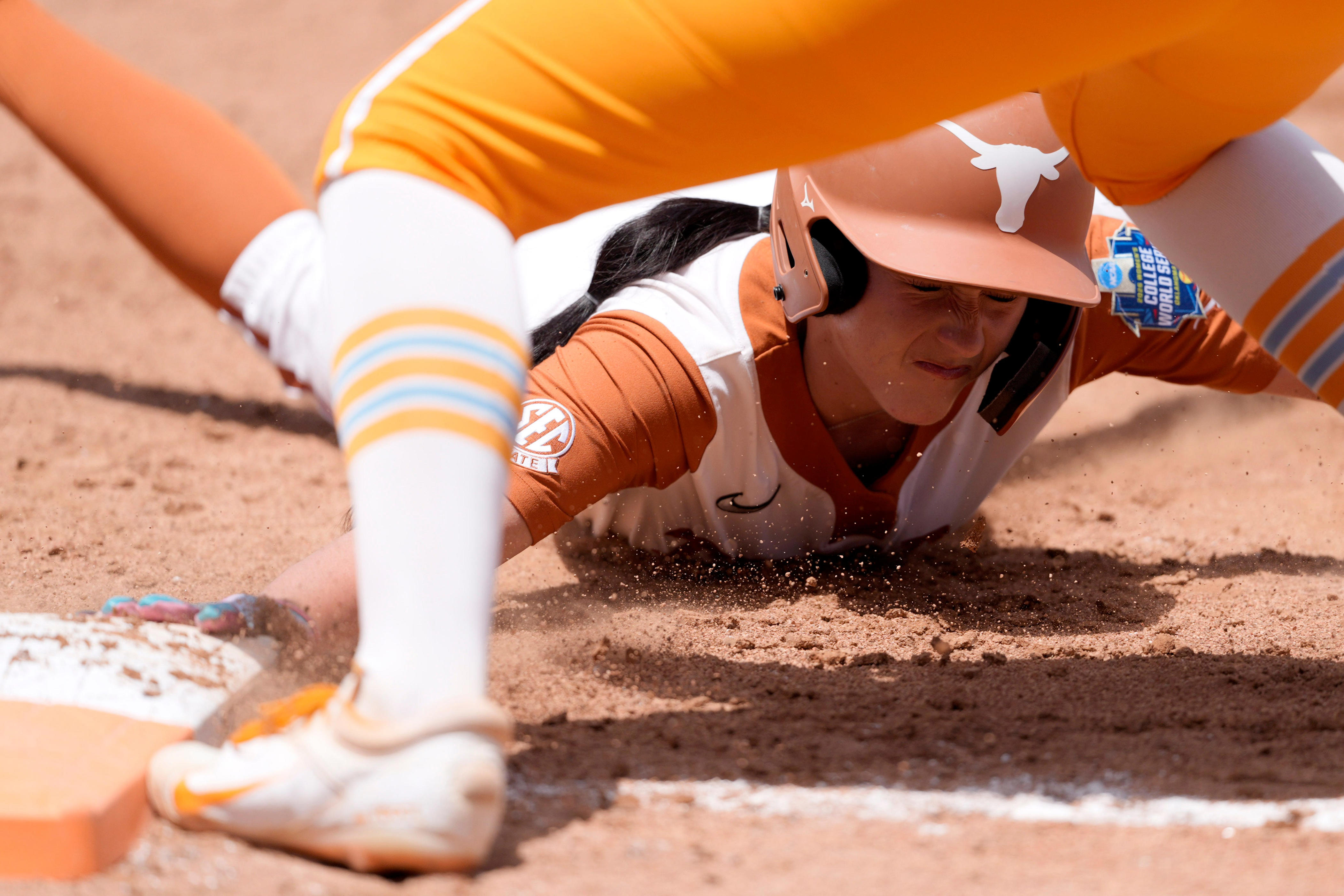 Who's in WCWS championship series? Full NCAA softball tournament ...