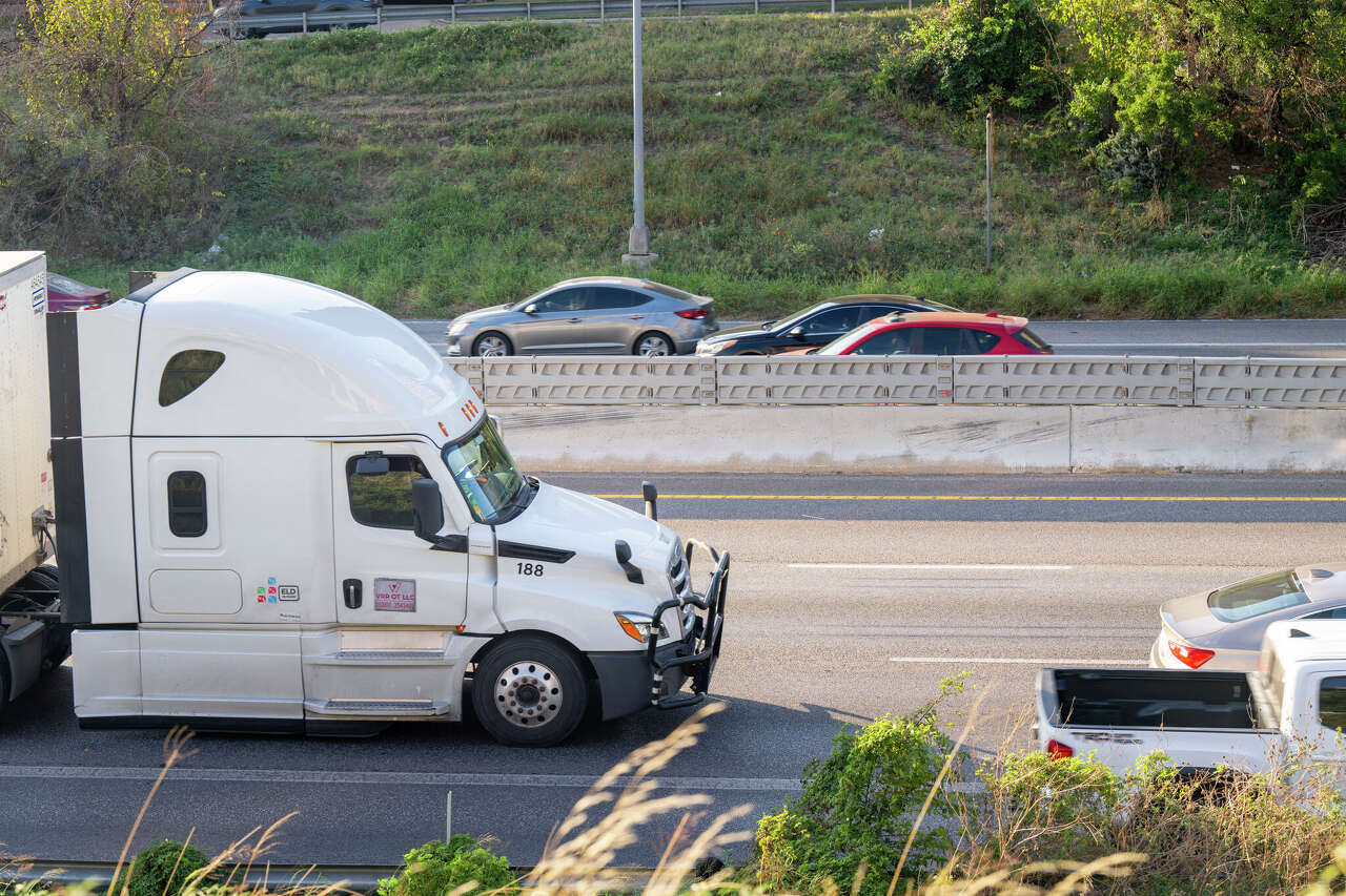 Texas removes Spanish language option for commercial driver's license tests