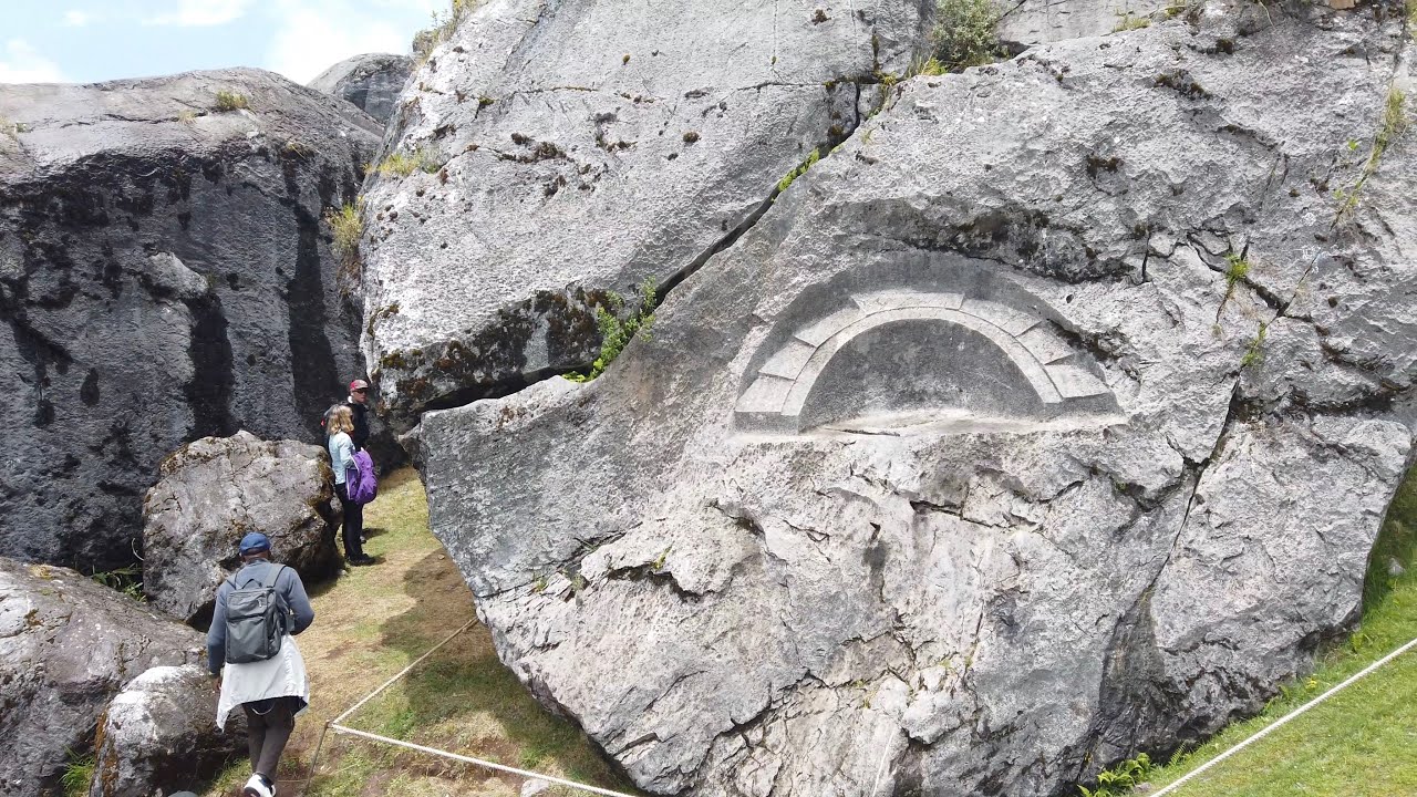 Ancient lunar calendar in the highlands of Peru? Quillarumiyoq