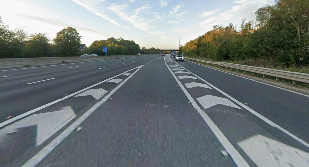 M23 recovery work: report of lane being closed after car stalls on road