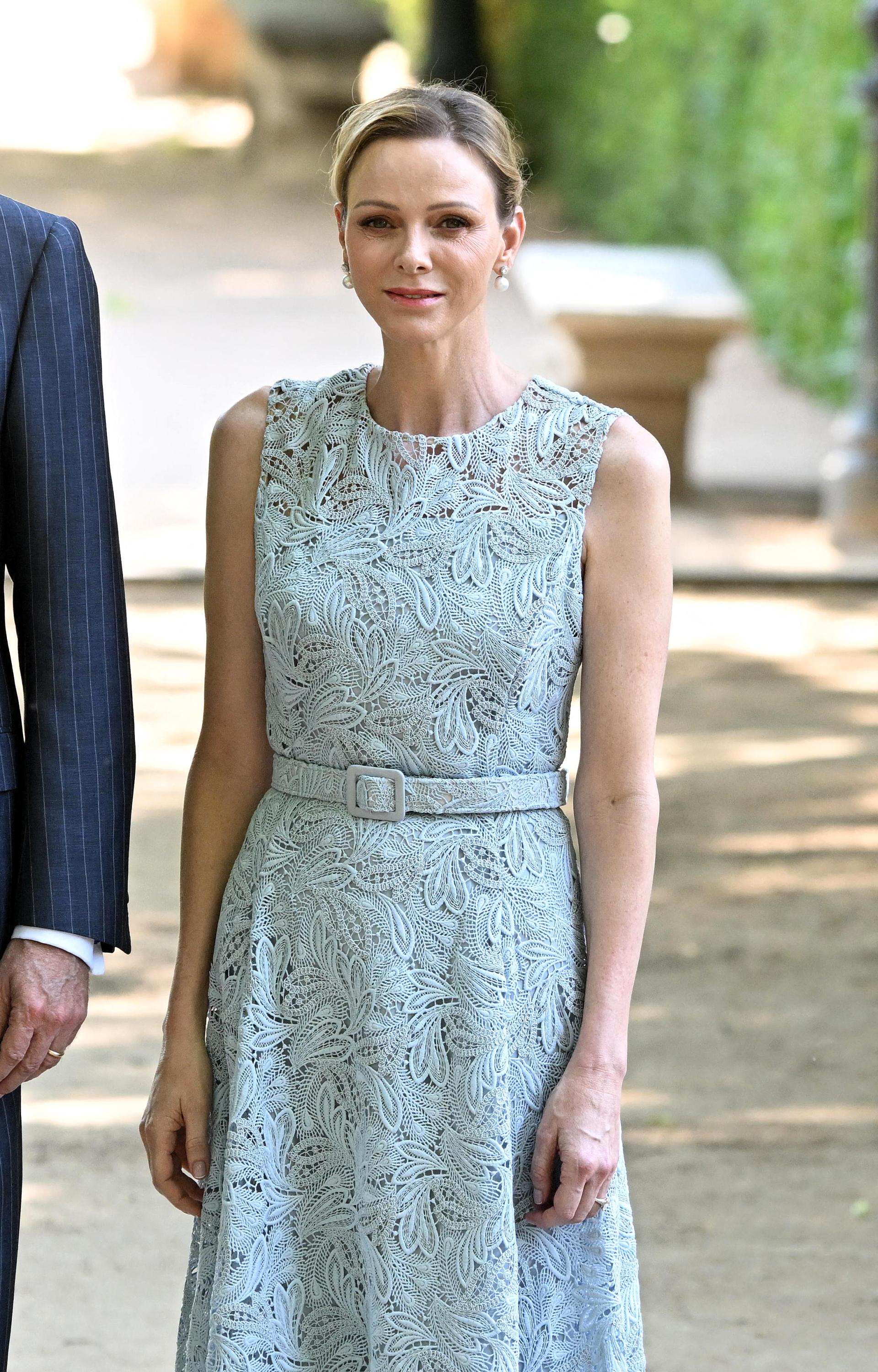 Sous la chaleur madrilène, le duel de style de Letizia d’Espagne et ...